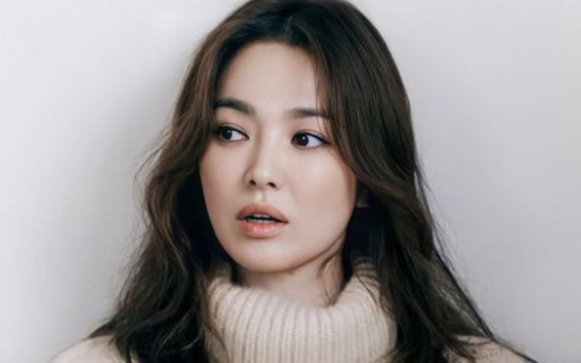 Song Hye Kyo lần đầu làm điều này sau 9 năm, hóa ra vì Song Joong Ki - Saostar.vn