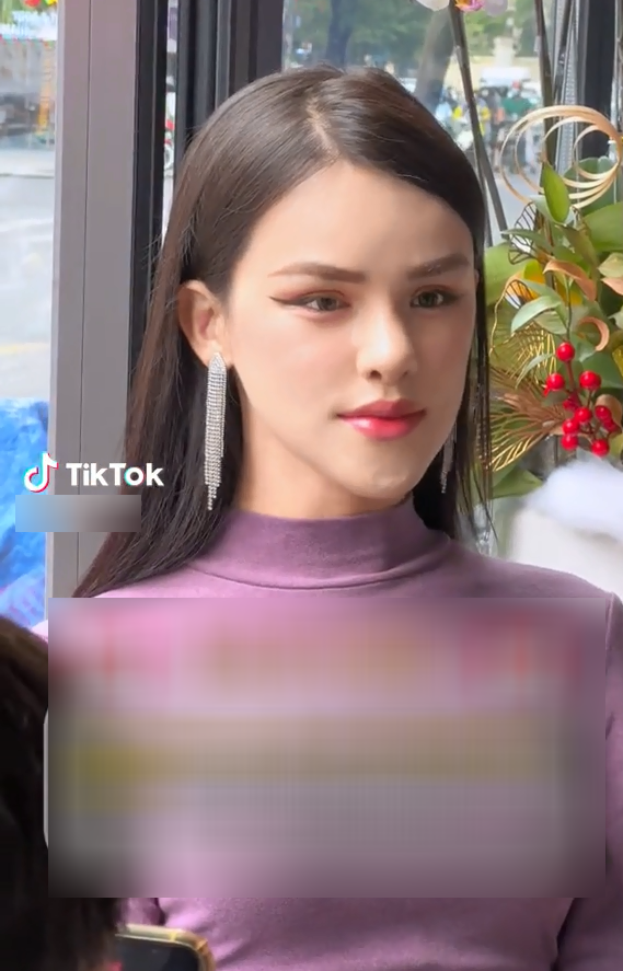 Chi 1 tỷ để chuyển giới, nhan sắc Trần Đức Bo qua cam thường được netizen khen đẹp giống Hương ...