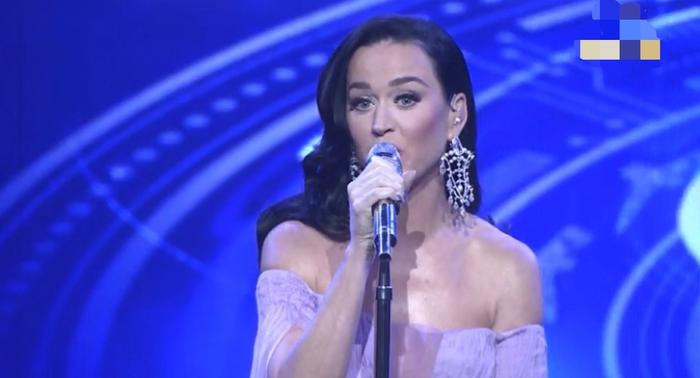 Bất ngờ món ăn được Katy Perry chú ý khi đến Việt Nam biểu diễn