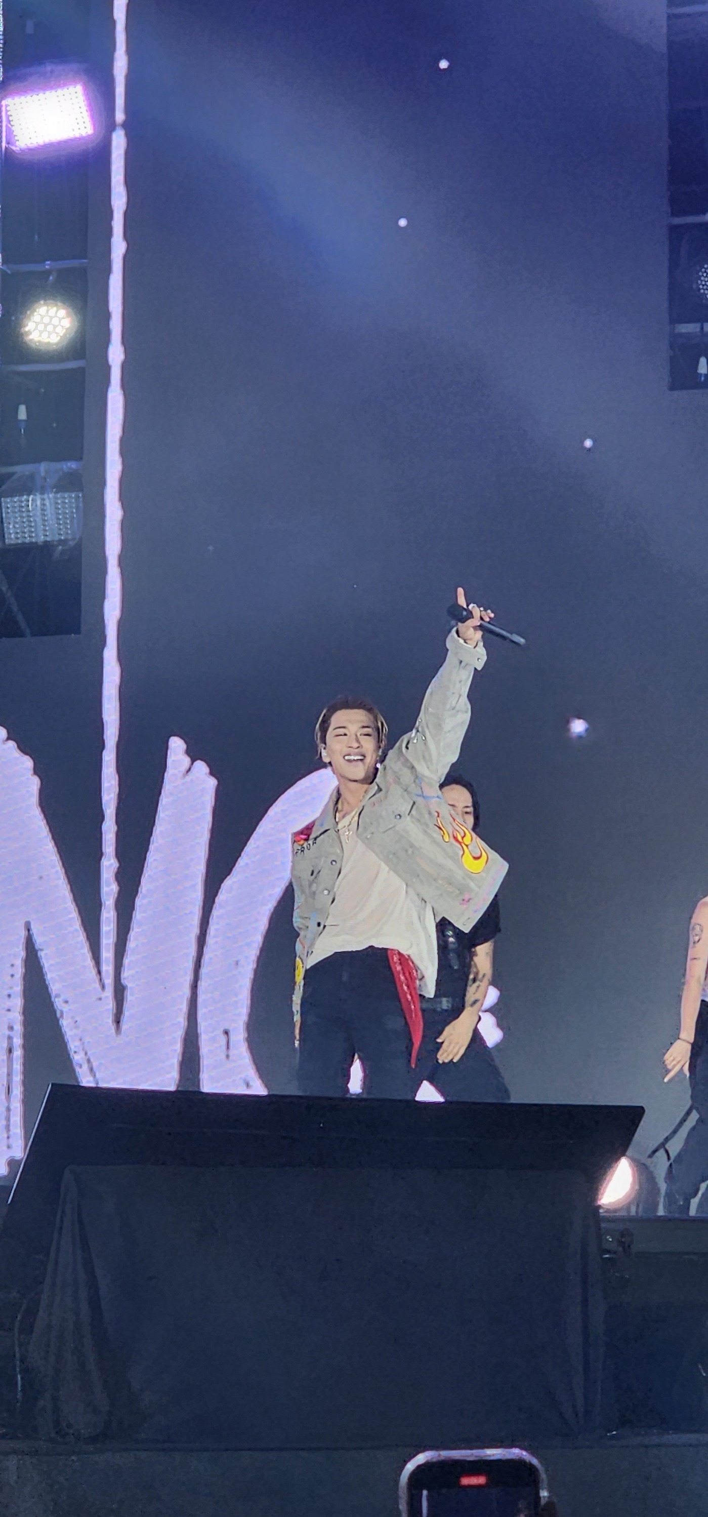 Người hâm mộ vỡ òa trước tiết mục của Taeyang (Big Bang) tại Việt Nam ...