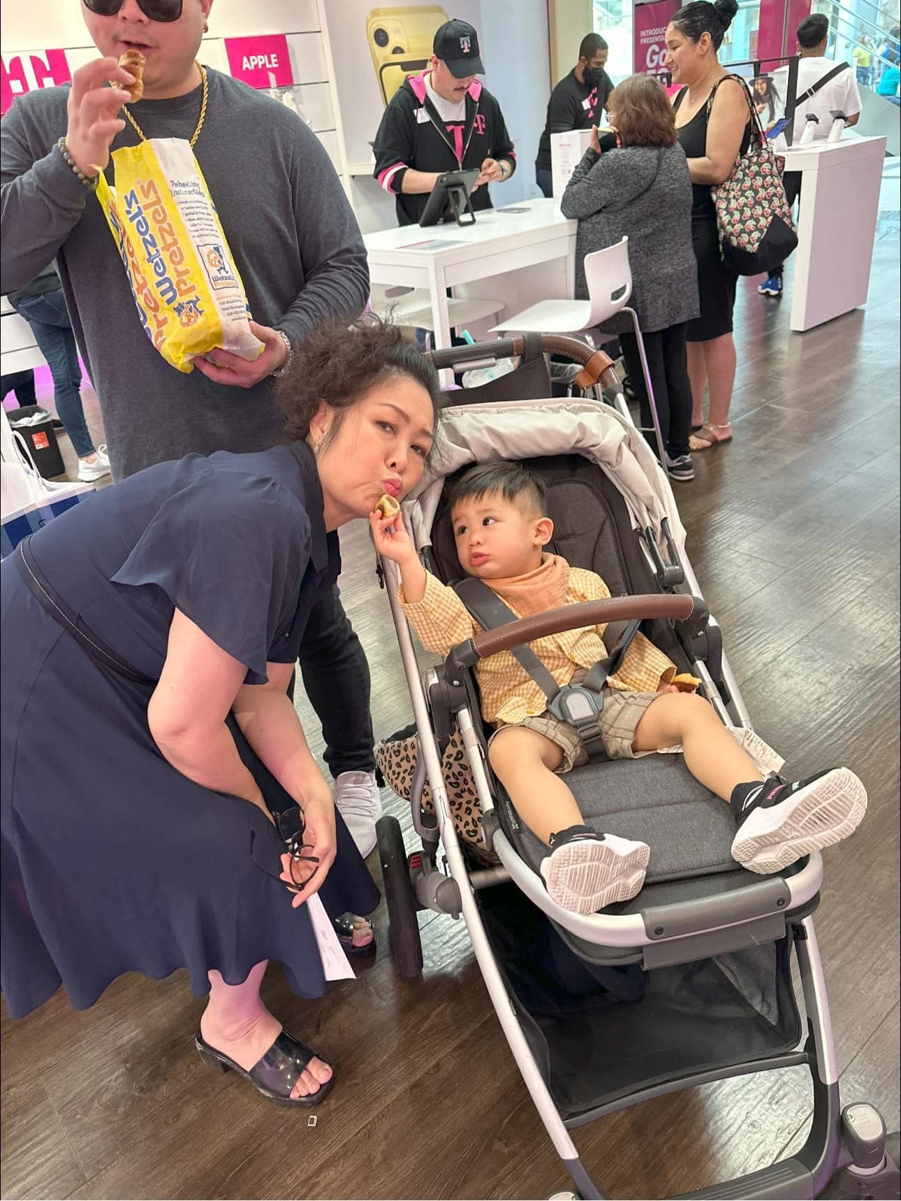 NSND Hồng Vân khiến dân tình trố mắt vì nhan sắc hậu giảm cân - Saostar.vn