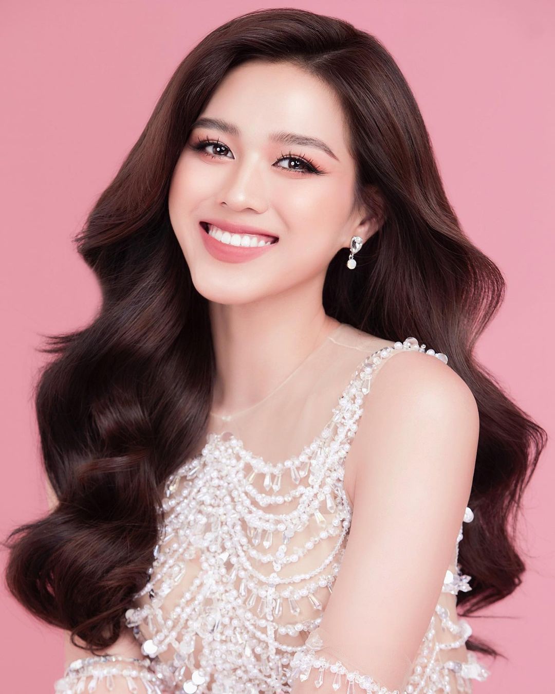 Đỗ Thị Hà khiến dân mạng cười xỉu khi bất chấp nỗi sợ để 'sống ảo ...