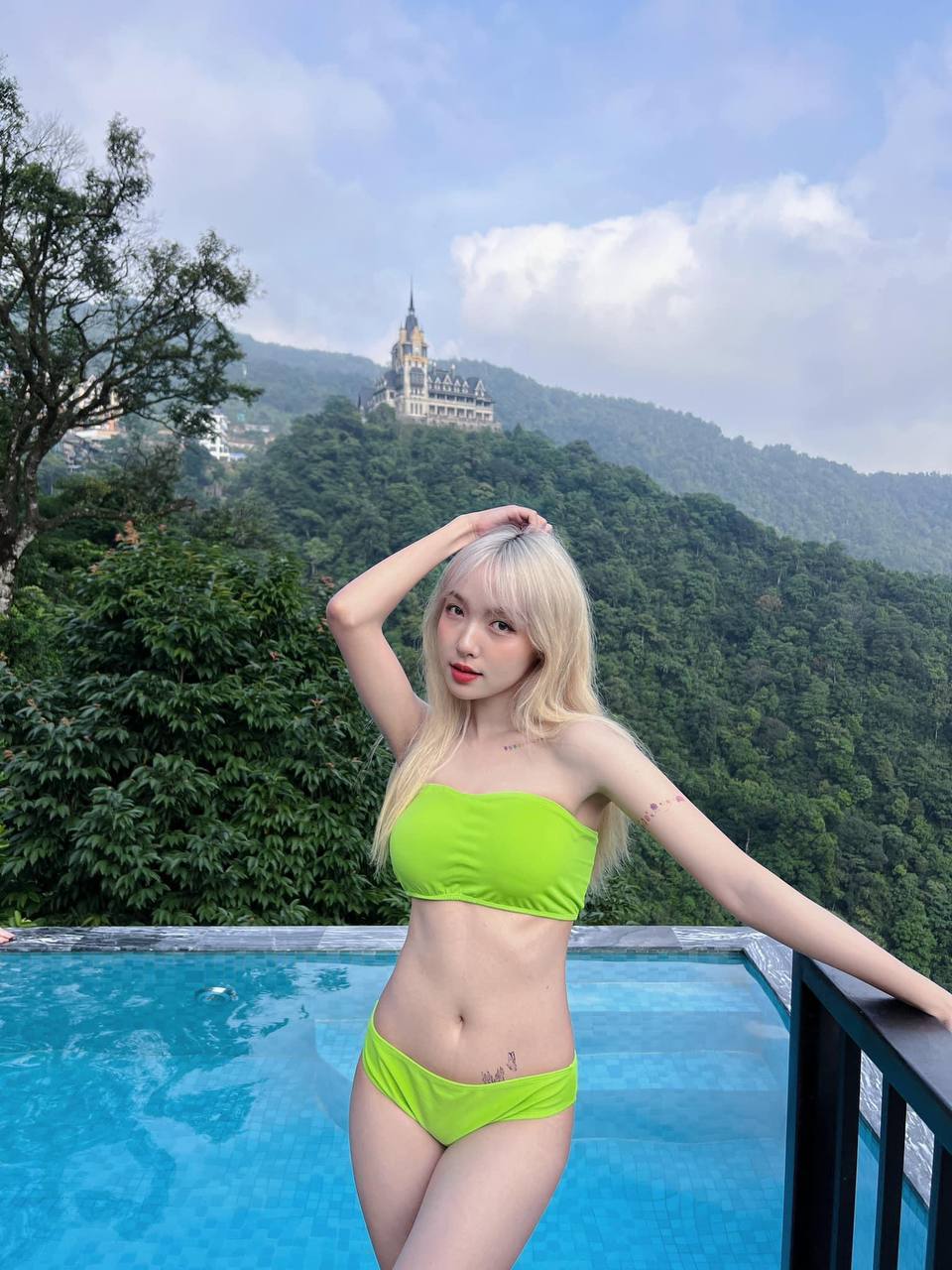 Chu Tiểu Han lột xác, diện bikini khoe body gợi cảm - Saostar.vn