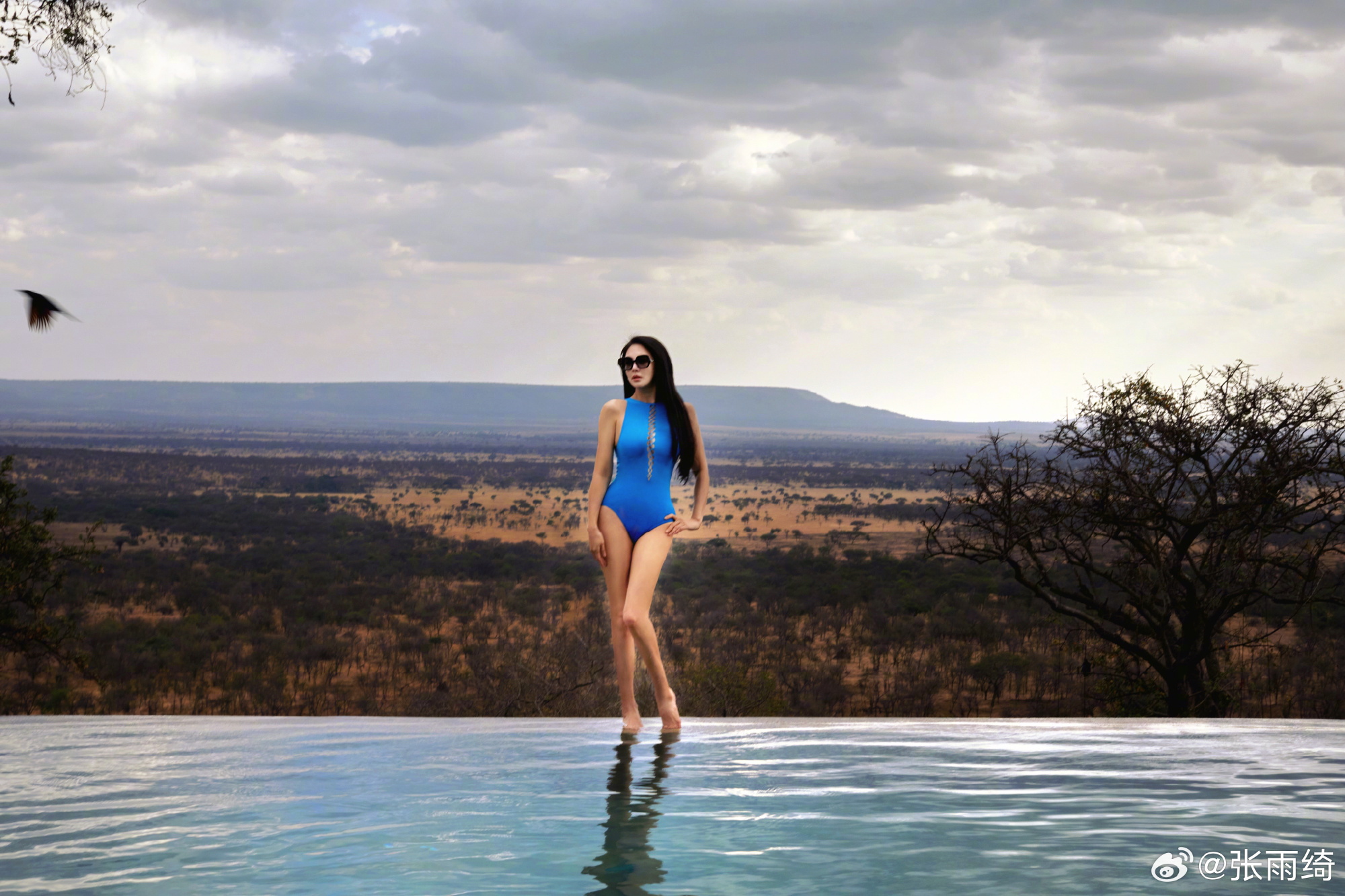 'Song Hye Kyo Trung Quốc' diện bikini khoe 'tuyết lê' căng tràn - Saostar.vn