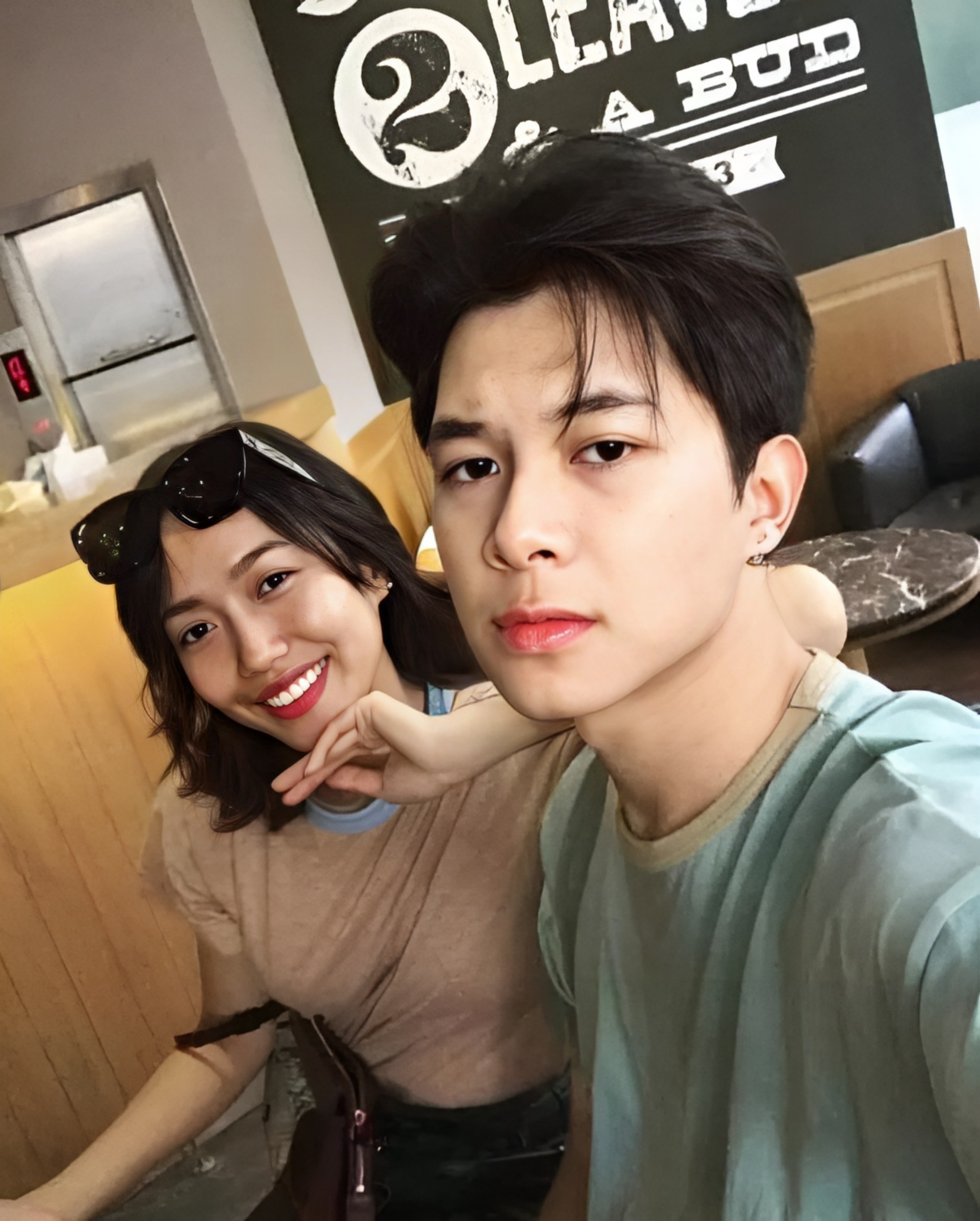 Tan chảy trước bộ sưu tập đồ đôi suốt 8 năm yêu của Anh Tú - Diệu Nhi - Saostar.vn