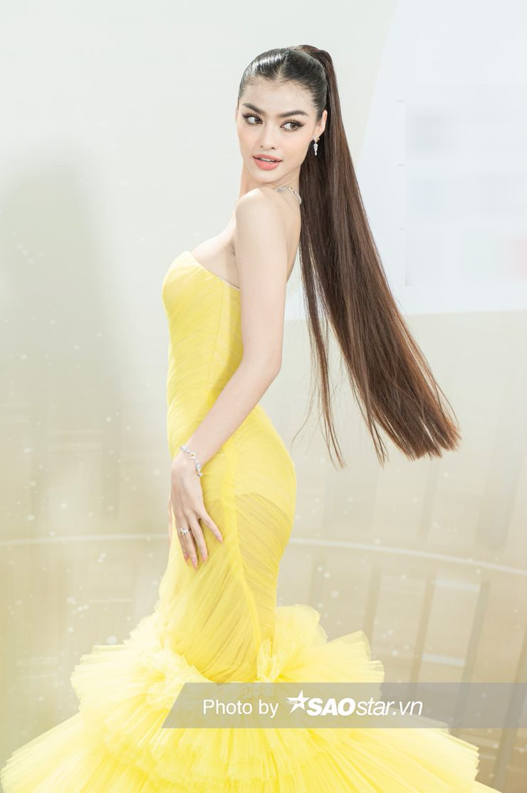 Thảm đỏ MGVN: Hoa hậu đẹp nhất thế giới làm không lại Thanh Thanh Huy - Saostar.vn