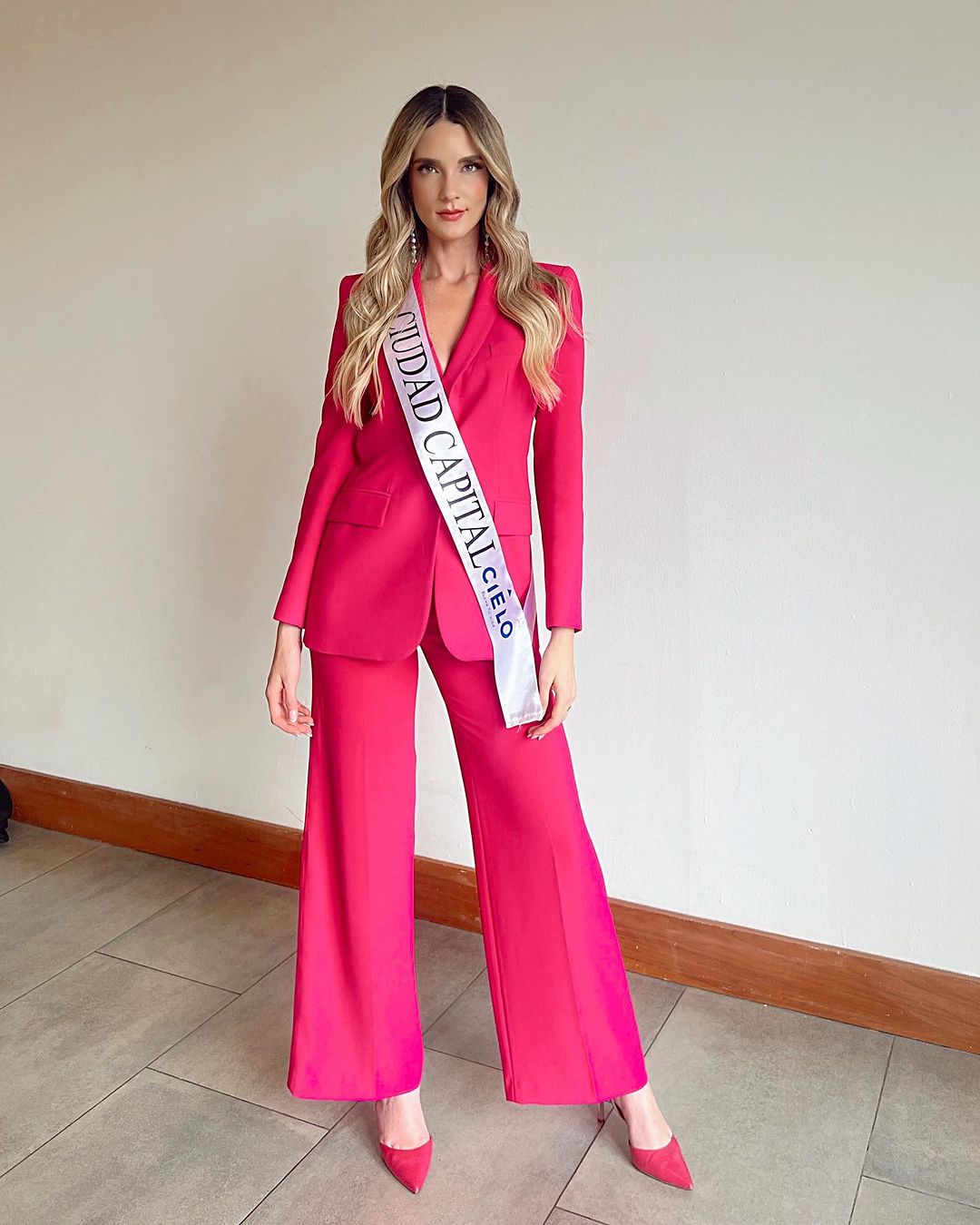 Lần đầu trong lịch sử, 'mẹ hai con' dự thi Hoa hậu Hoàn vũ 2023 ...