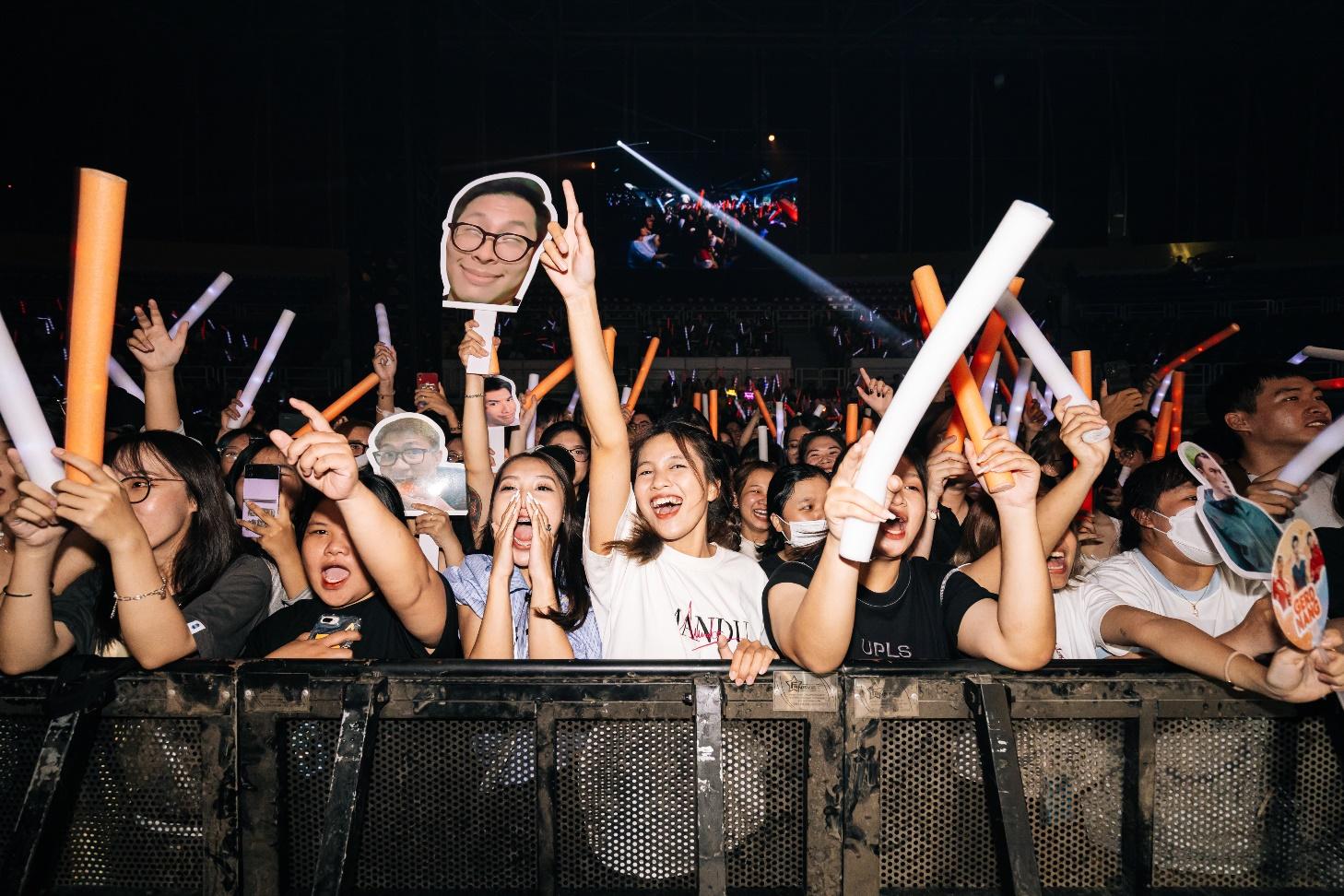 Hoàng Thùy Linh, HIEUTHUHAI, MONO, Jack,... bùng nổ tại FWD Music Fest