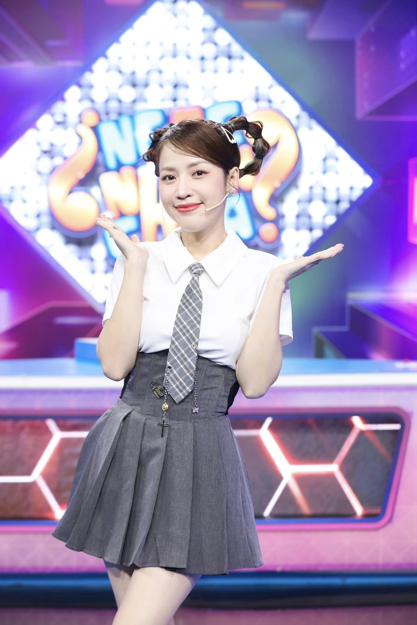 Phong cách thời trang vừa gợi cảm lại 'hack tuổi' của Puka - Saostar.vn