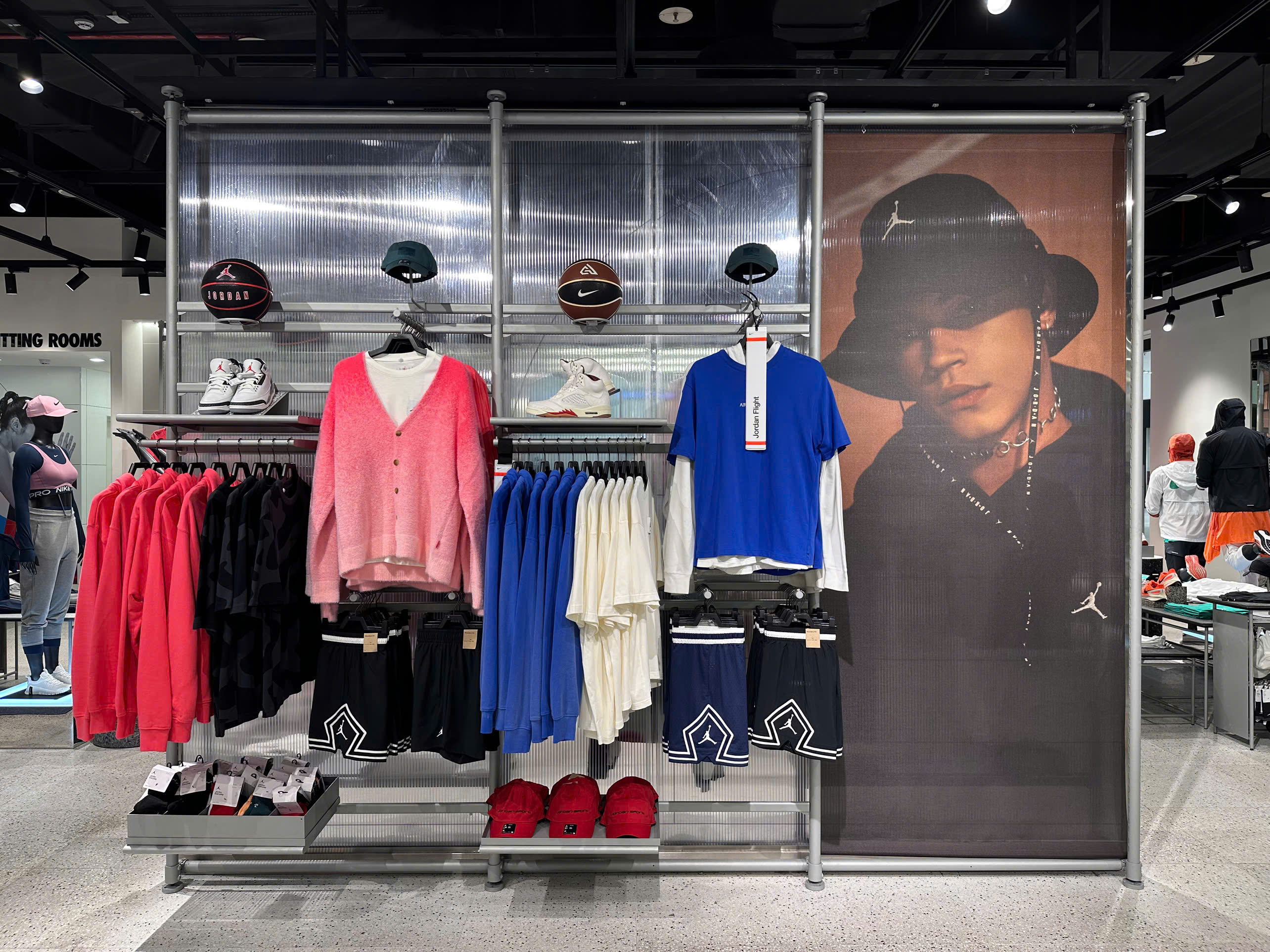 Trải Nghiệm Không Gian Mua Sắm "Đến Từ Tương Lai" Tại Nike ACFC ...