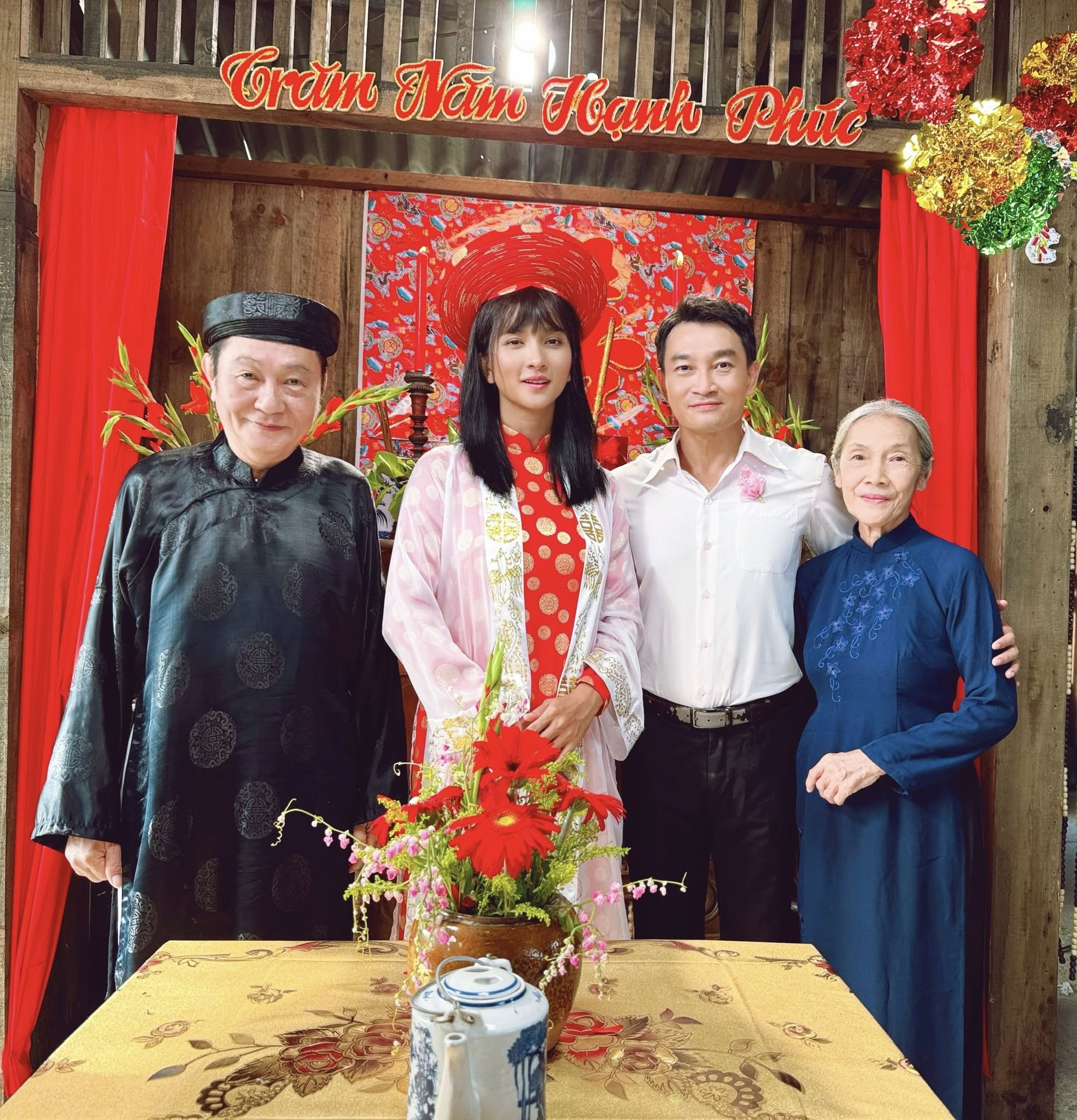 Diễn viên Kim Tuyến kết hôn ở tuổi 37, chú rể là ai? - Saostar.vn