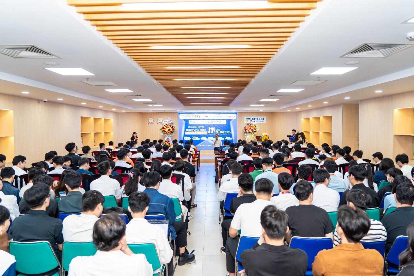 Fake News Detection: Bước đột phá của sinh viên HUTECH tại IT - Saostar.vn