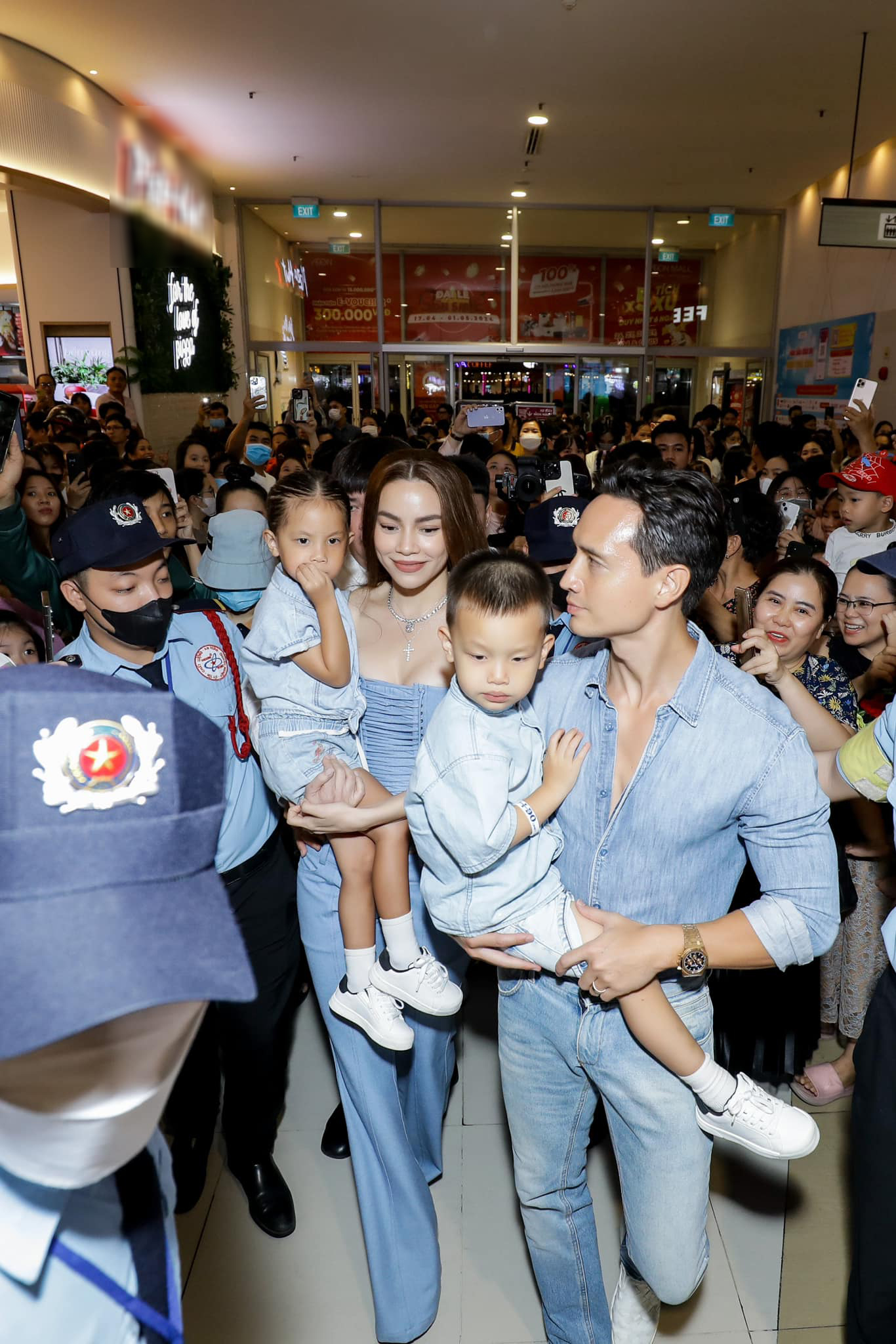 Hồ Ngọc Hà phản ứng ra sao khi khán giả méc về thái độ của Kim Lý ...