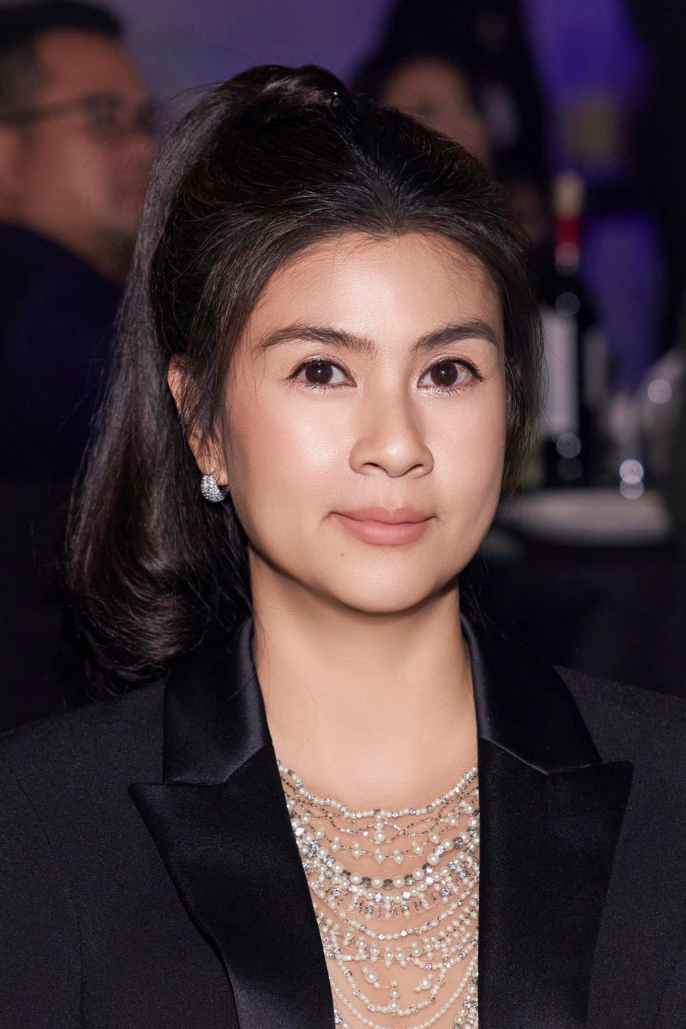 Diễn viên Kim Thư tái xuất, khoe nhan sắc ở tuổi U50 - Saostar.vn