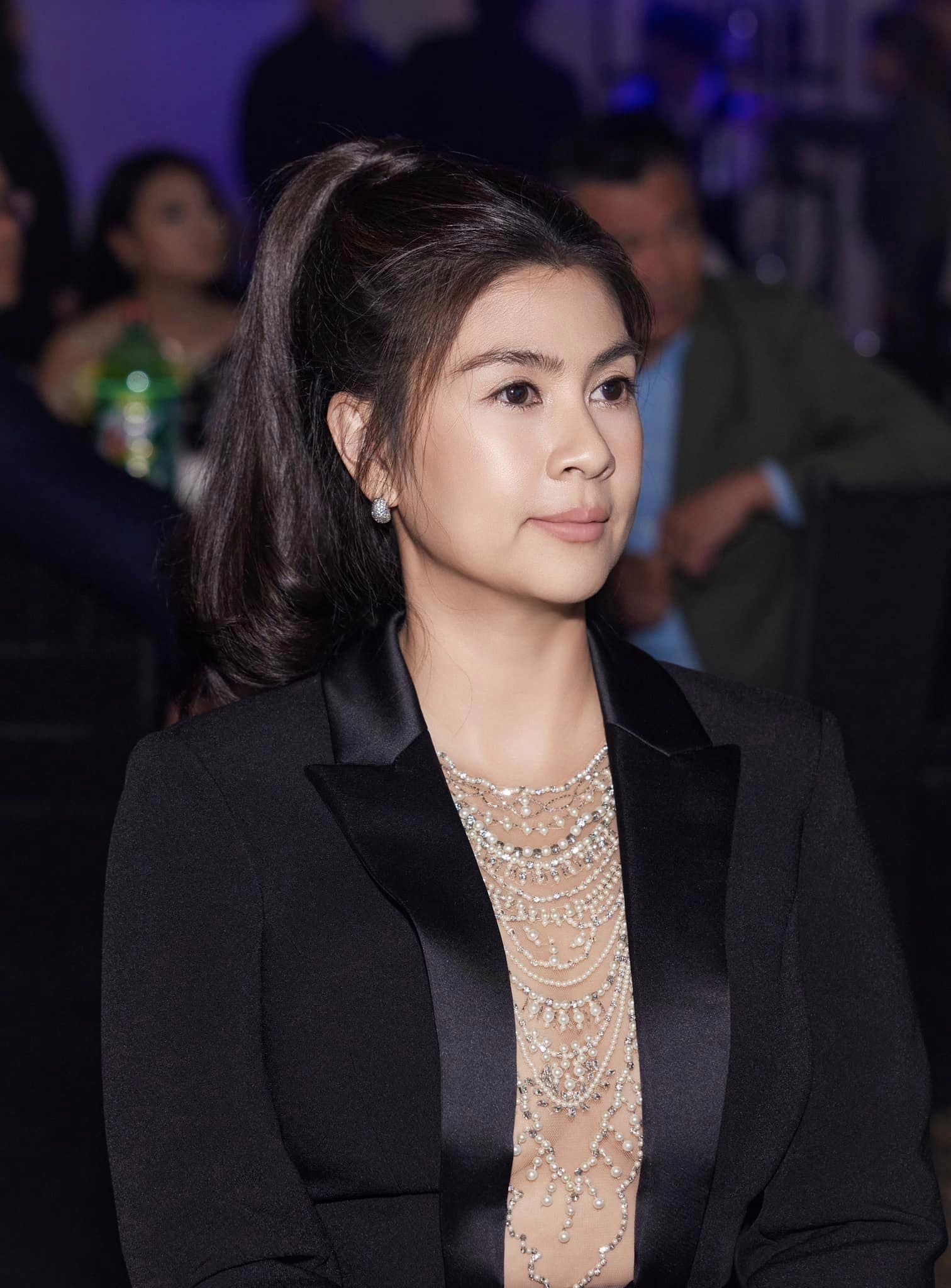 Diễn viên Kim Thư tái xuất, khoe nhan sắc ở tuổi U50 - Saostar.vn