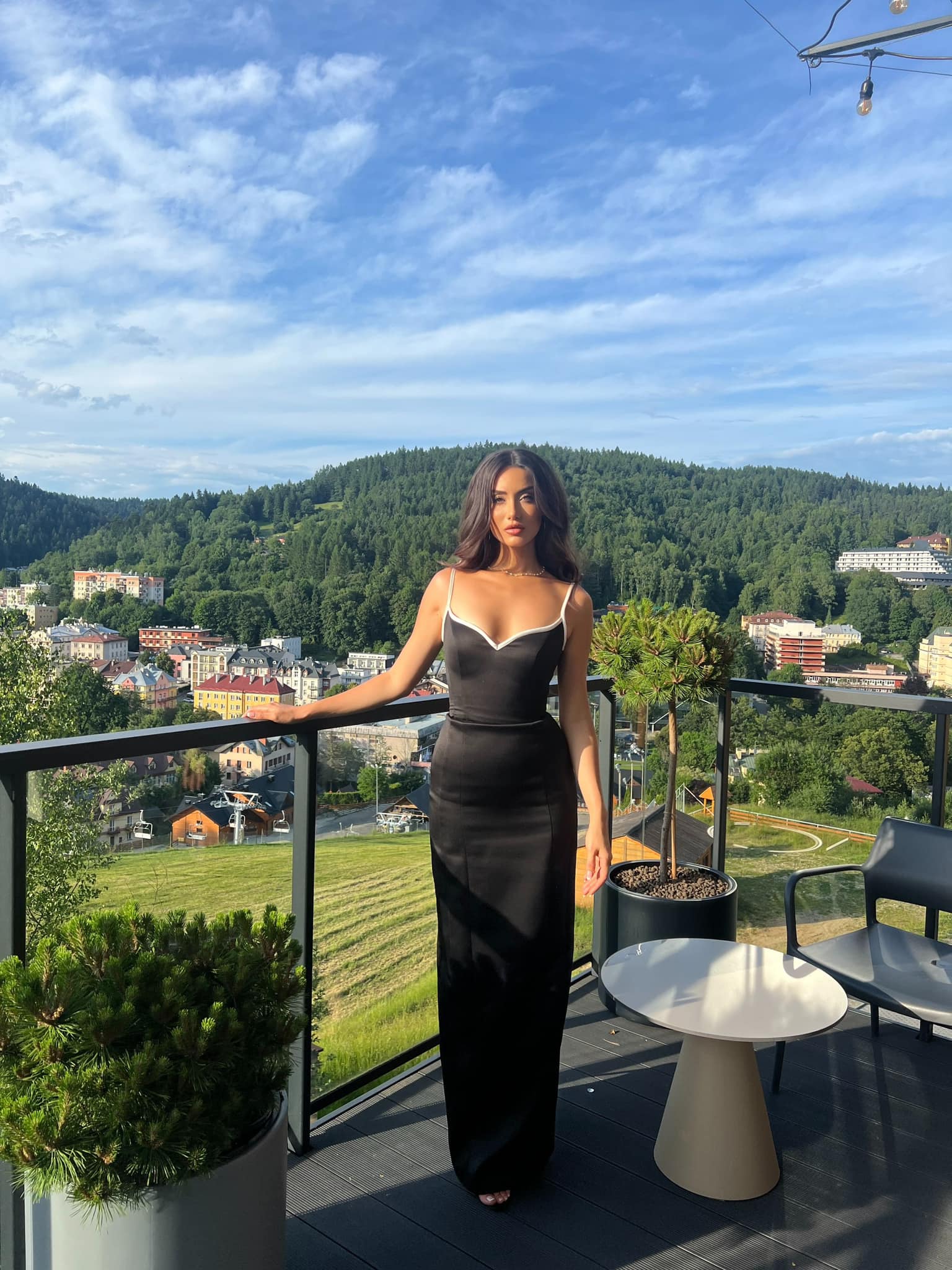 Lydie Vũ mất điểm trước dàn đối thủ Miss Supranational - Saostar.vn