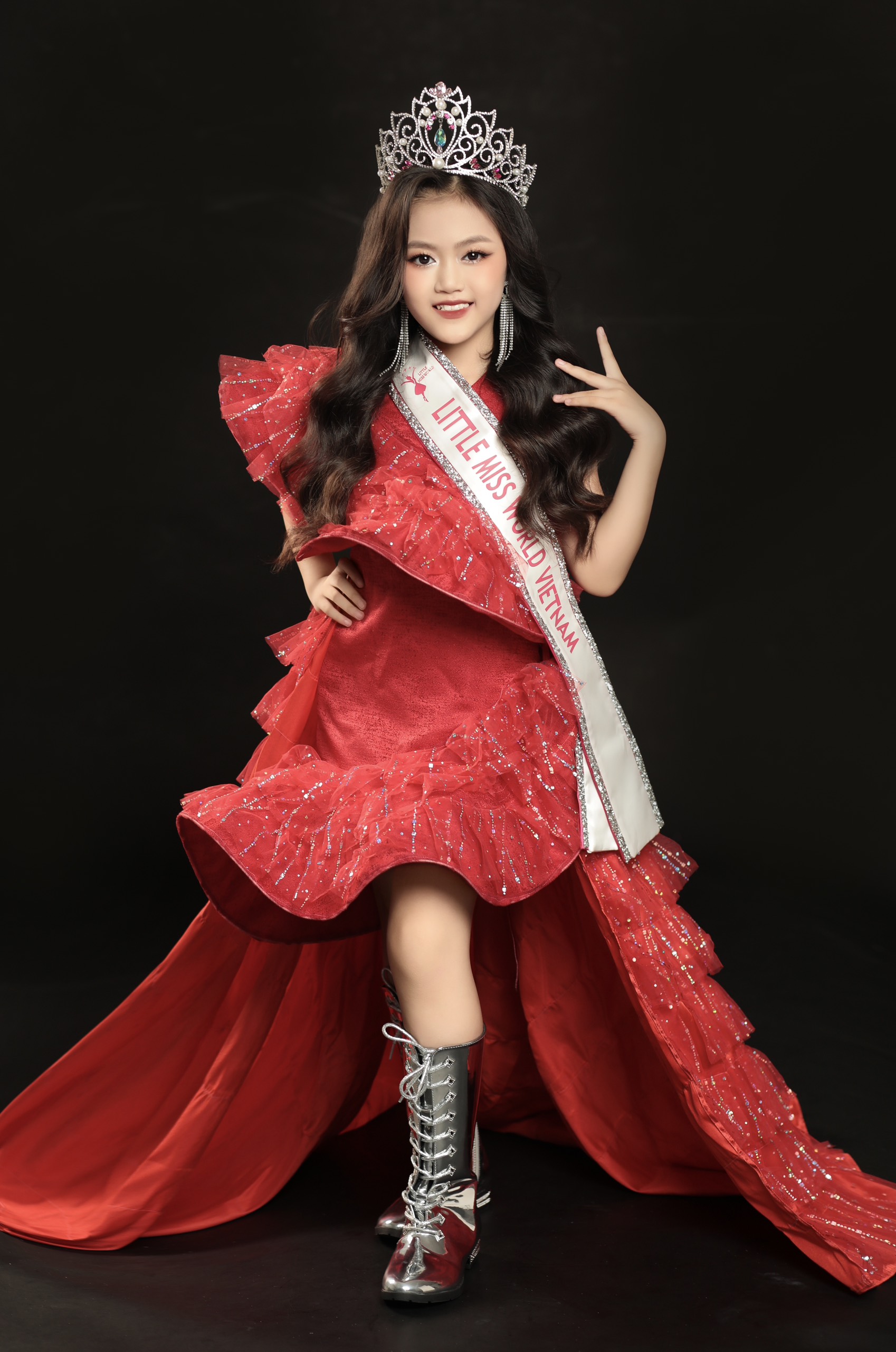 Hoa hậu nhí Minh Châu đại diện Việt Nam tham dự Little Miss World 2024 ...