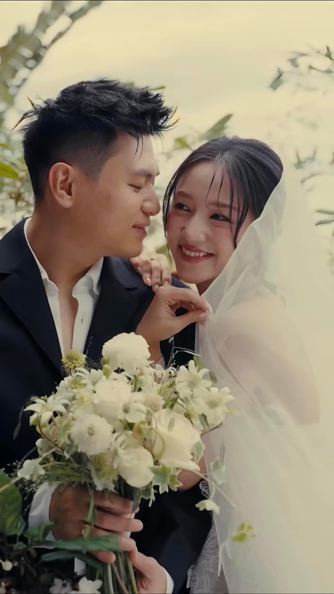 Hậu trường chụp ảnh cưới của Salim và Long Hạt Nhài - Saostar.vn