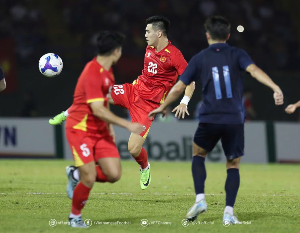 Dậy sóng với Tiến Linh - Saostar.vn