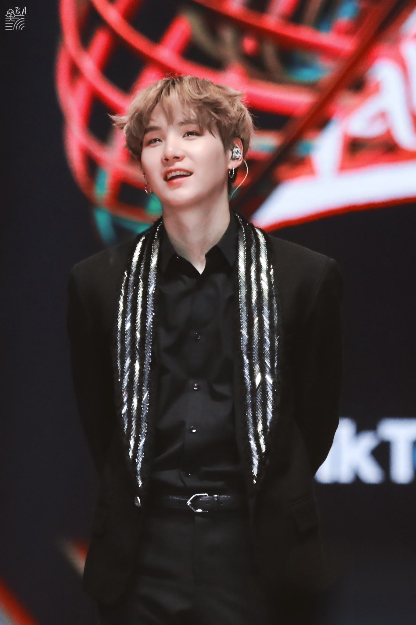 Kpop tuần qua xoay quanh Suga, Twice, G-Dragon, Red Velvet - Saostar.vn