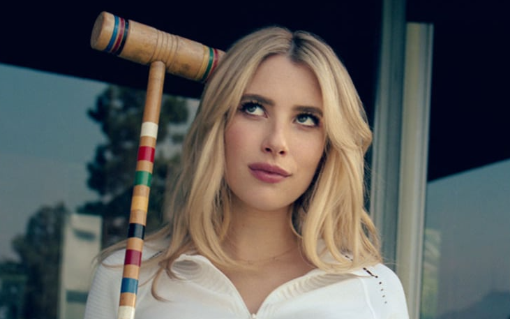 Emma Roberts khoe bụng bầu trên tạp chí Cosmopolitan. - Saostar.vn