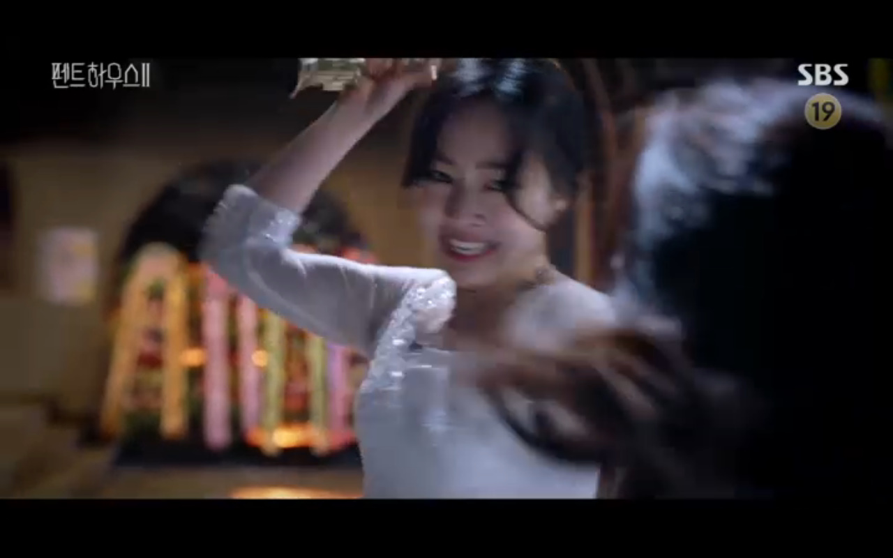 Penthouse 2 tập 10: Bae Rona sống lại ngoạn mục - Saostar.vn