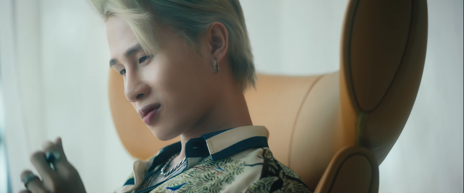 Jack đã nhá hàng ngày tái xuất cụ thể vào năm 2022 trong MV LAYLALAY ...