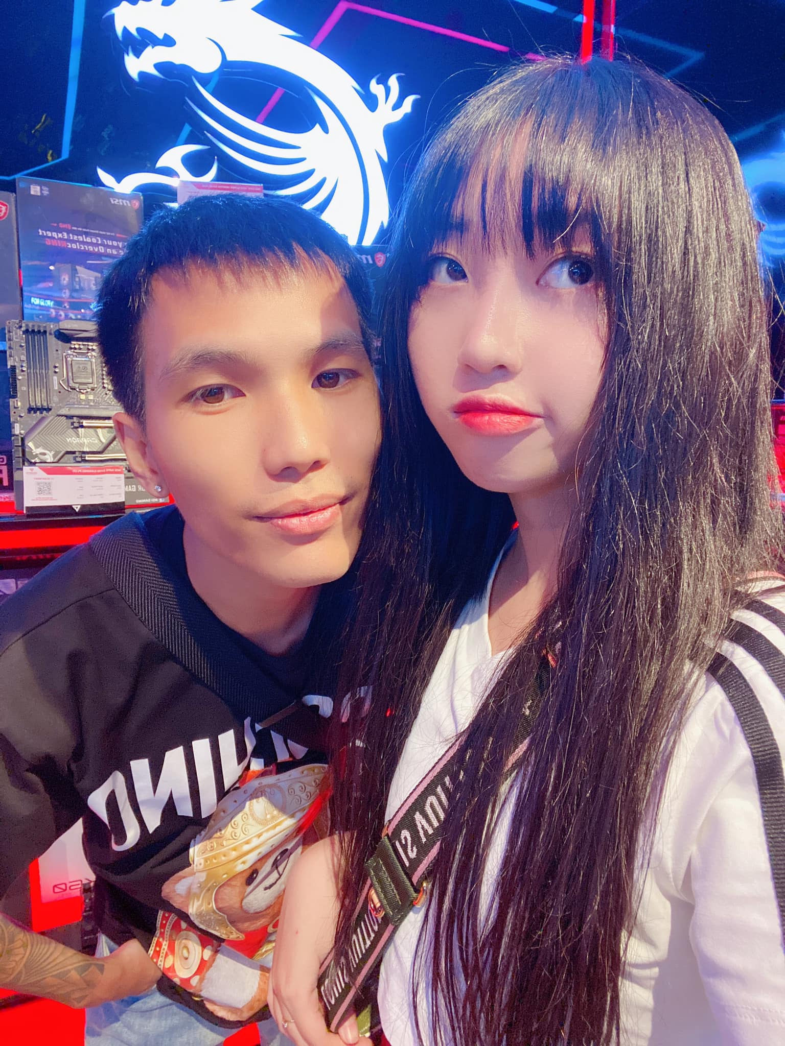 Streamer Sena nợ 2 tỷ đồng, phải quỳ lạy chủ nợ: Chiêu trò 'bẩn ...