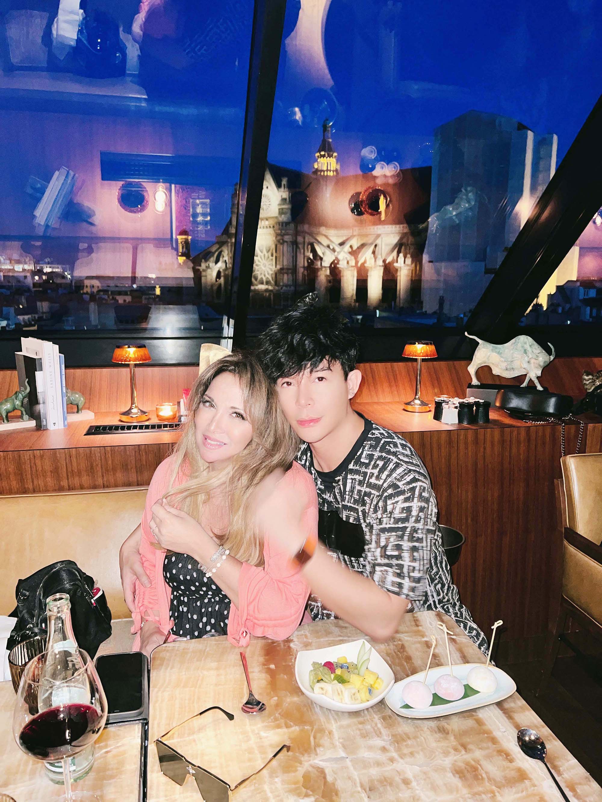 Nathan Lee tái ngộ diva số 1 nước Pháp tại Paris - Saostar.vn