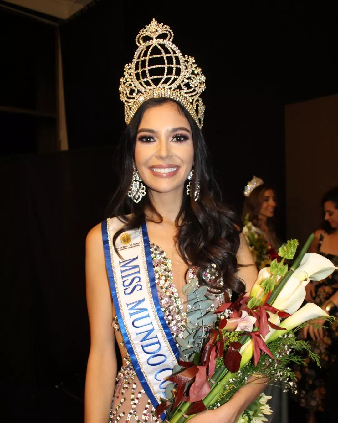 Chân dung cô gái xổ 5 thứ tiếng sẽ đại diện Colombia tại Miss World ...