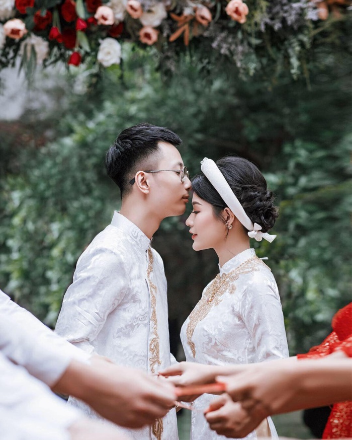 Rhymastic làm điều đặc biệt ngay trước Bưu điện thành phố - Saostar.vn