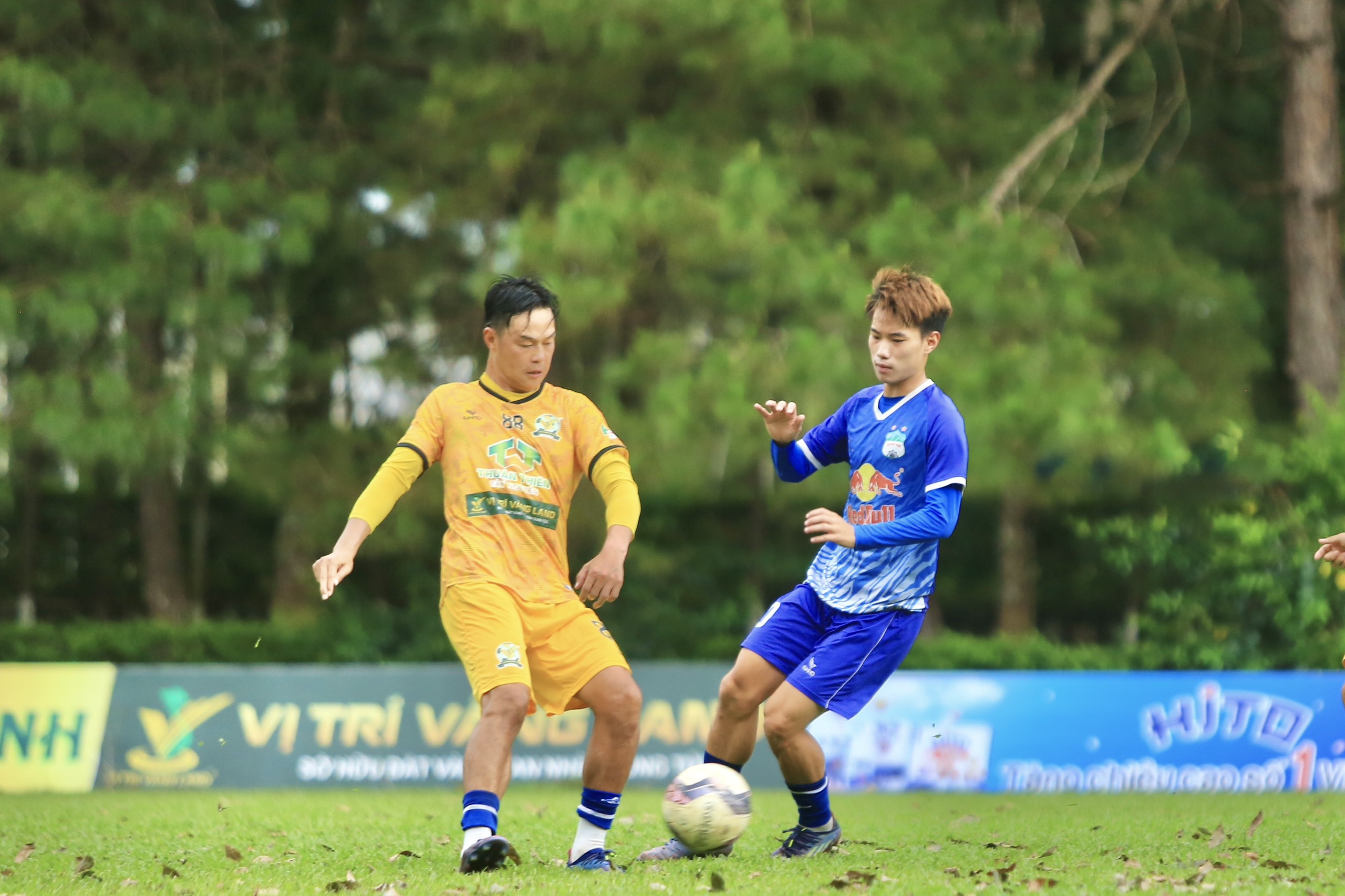 Cuộc đời mới đầy ý nghĩa của cựu tuyển thủ Bùi Xuân Hiếu! - Saostar.vn