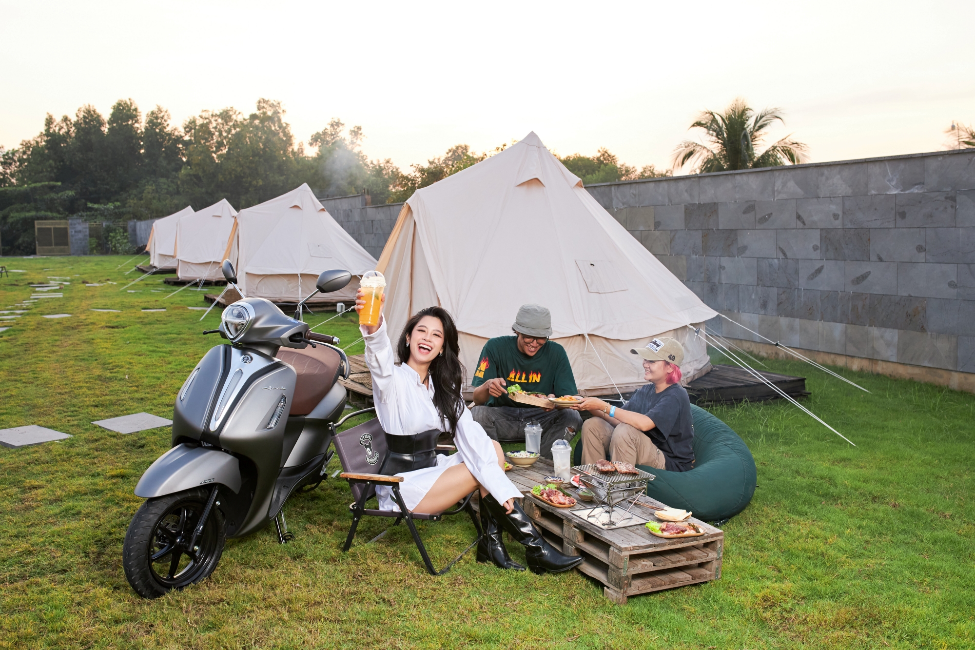Cùng Hàn Hằng lên dây cót trải nghiệm glamping sang-xịn-mịn - Saostar.vn