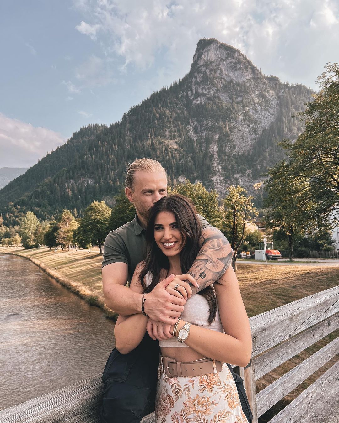 Hoa hậu Siêu Quốc gia Chanique Rabe đã nhận lời lên xe hoa - Saostar.vn