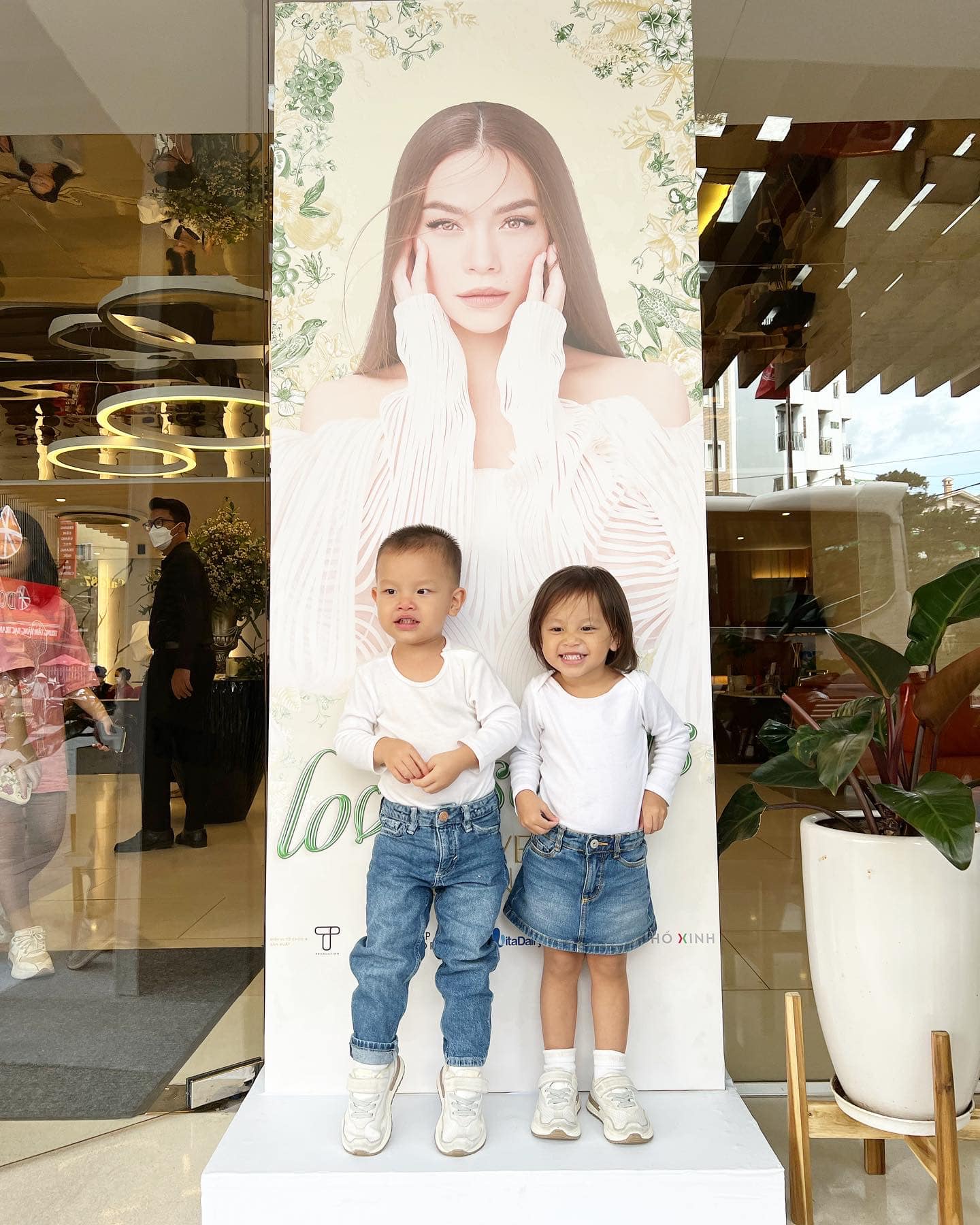 Lisa - Leon check-in cùng Hồ Ngọc Hà tại Đà Lạt trước thềm Love Songs ...