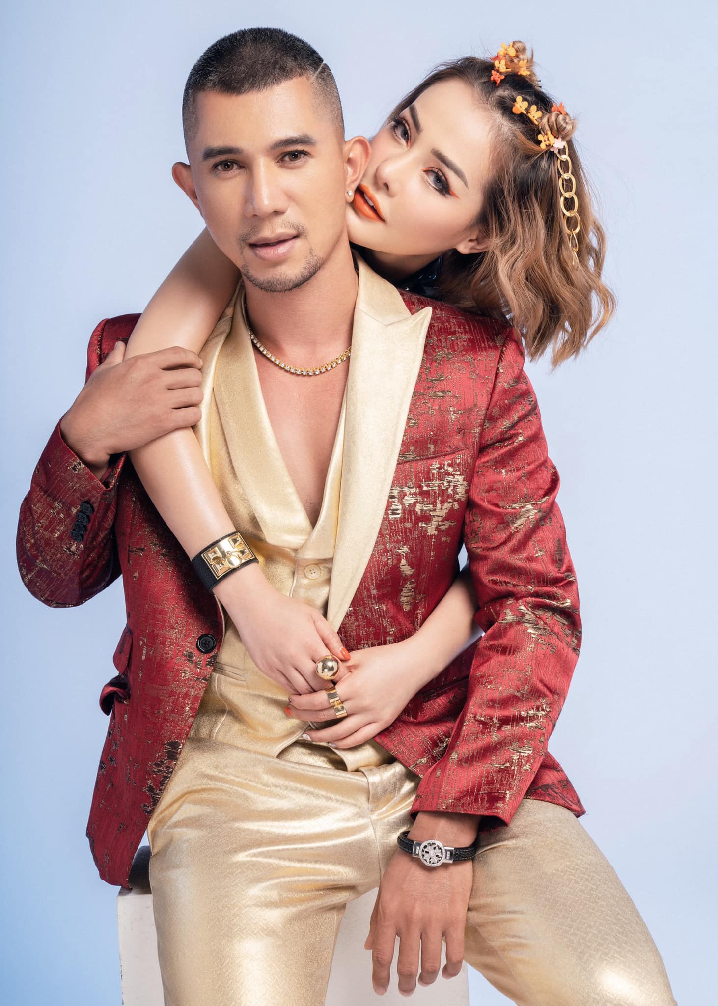 Ngân 98 bối rối khi được khen sở hữu 'vòng 1 khủng nhất showbiz ...