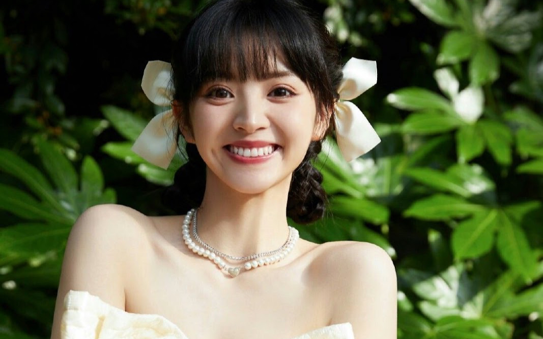 Điền Hi Vi gây tranh cãi dữ dội vì công khai đá đểu Cúc Tịnh Y - Saostar.vn