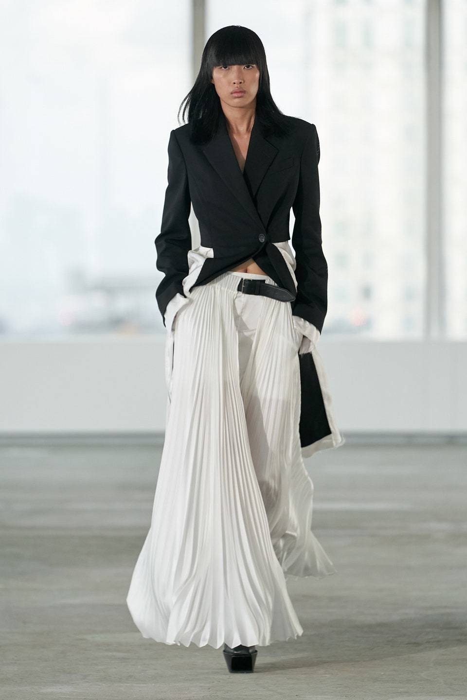 Dahan Phương Oanh lập kỷ lục tại Tuần lễ thời trang New York - Saostar.vn