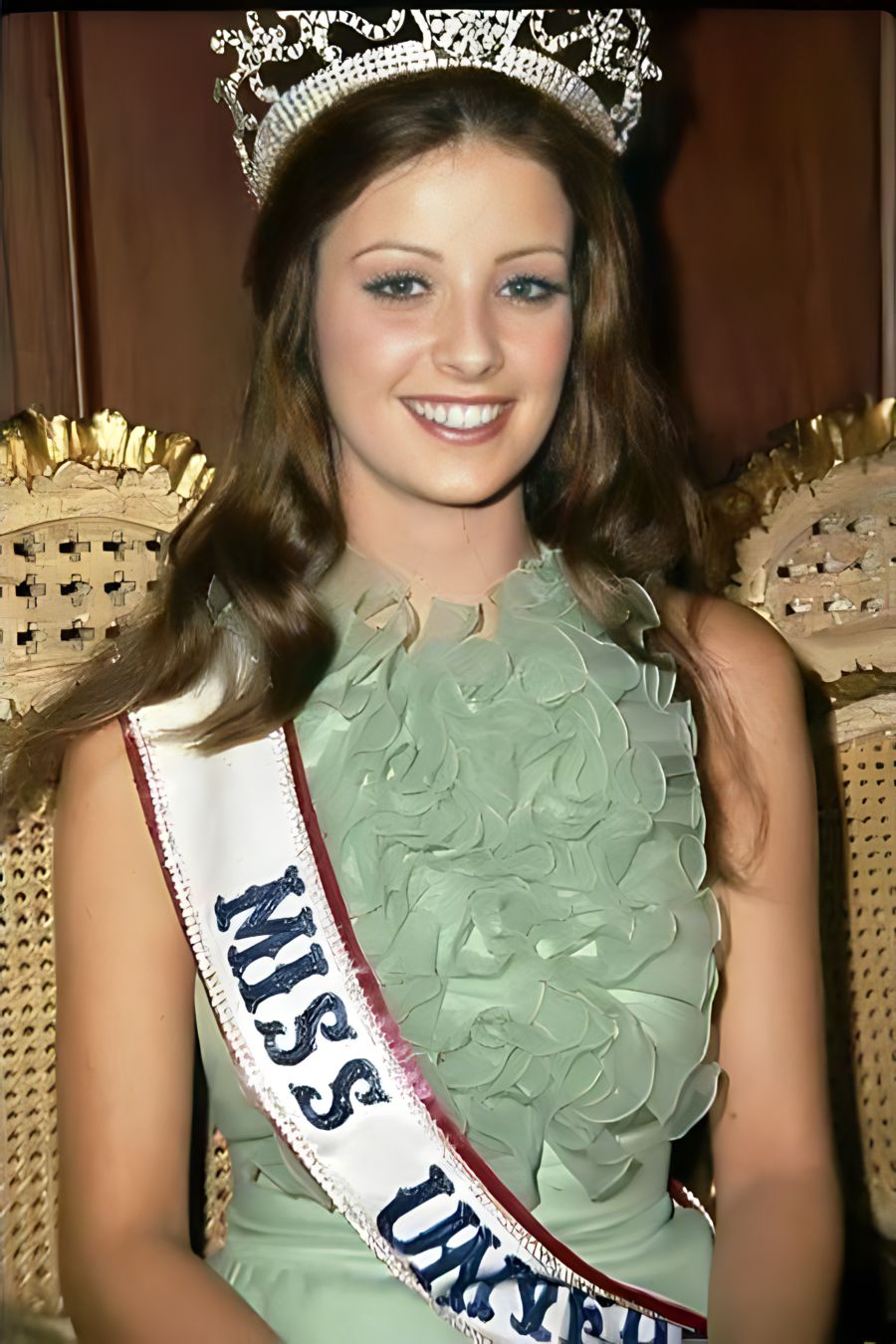Miss Universe 1974 từng nhường ngôi cho Á hậu 1 nhưng bị từ chối ...
