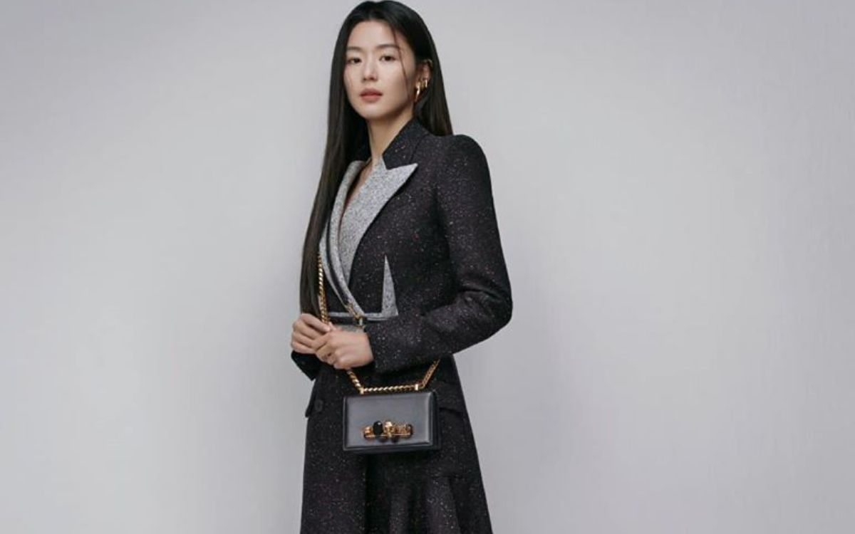 Jeon Ji Huyn trở thành đại sứ thương hiệu cho Alexander McQueen ...