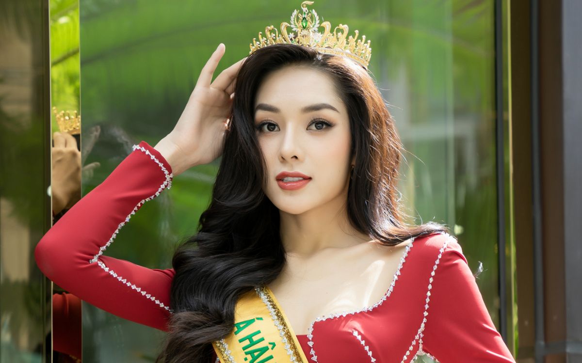 Á hậu Hồng Hạnh nói về hình xăm: 'Đó là sự bồng bột của tuổi trẻ...' - Saostar.vn