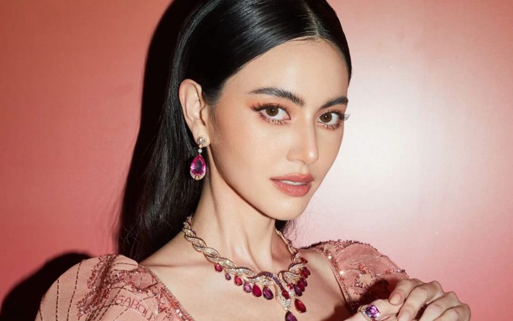 Nối gót Baifern Pimchanok, Mai Davika gây tranh cãi với loạt cảnh nóng - Saostar.vn