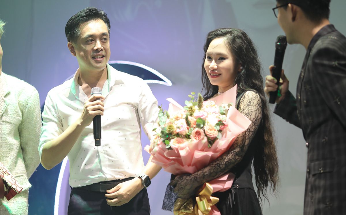 Dương Khắc Linh dành sự ưu ái cho học trò ở Giọng hát Việt nhí - Saostar.vn