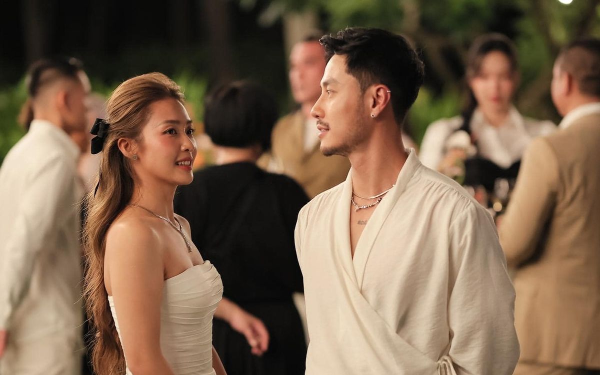 Khả Ngân diện váy cưới ren quyến rũ cạnh chú rể Thanh Sơn - Saostar.vn