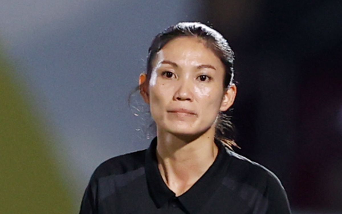 Gió đảo chiều với trọng tài Lào - Saostar.vn