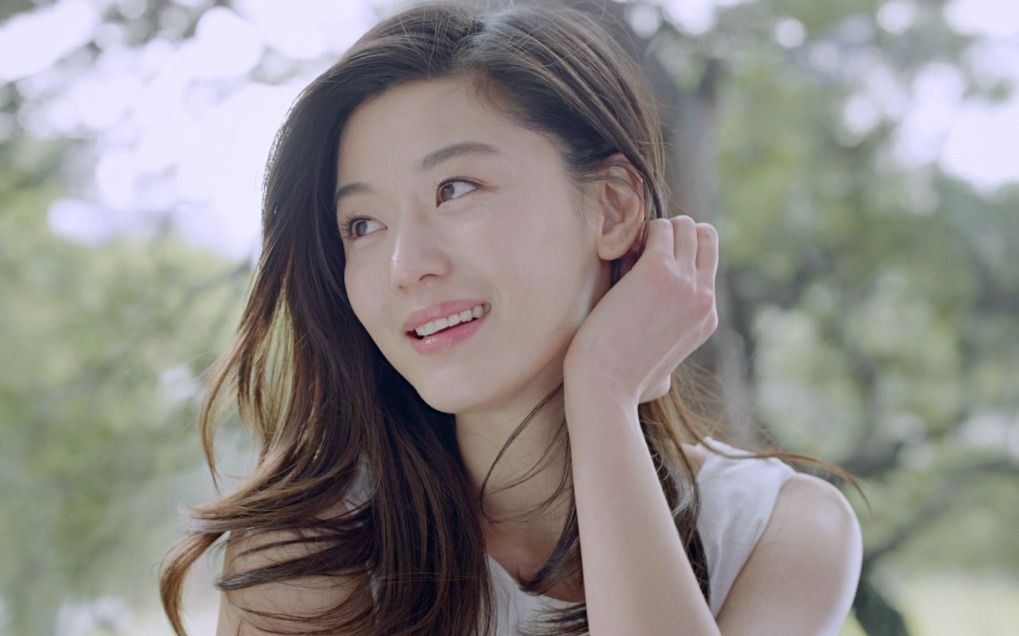 Bí quyết duy trì làn da căng bóng của 'mợ chảnh' Jeon Ji Huyn - Saostar.vn