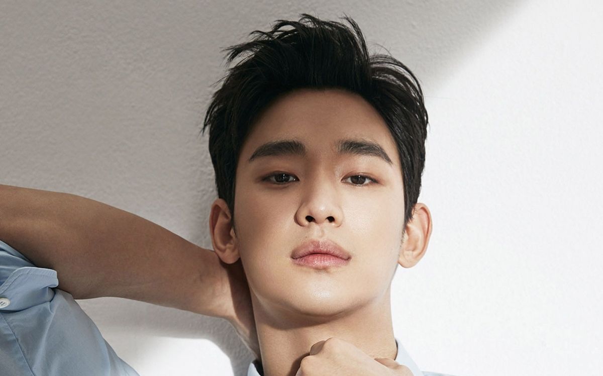 Kim Soo Hyun từng bị Lee Min Ho đá văng khỏi Vườn Sao Băng - Saostar.vn