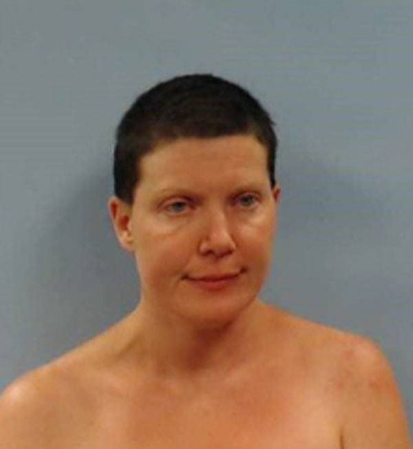 Diễn viên 'Star Trek' bị bắt vì để lộ cơ thể trước mặt con nhỏ