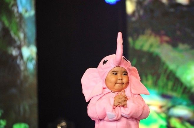 'Tan chảy' với những tiết mục đáng yêu của 'Shin bút chì' Ku Tin