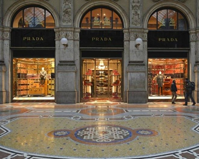 10 bí mật ít người biết về đế chế thời trang Prada
